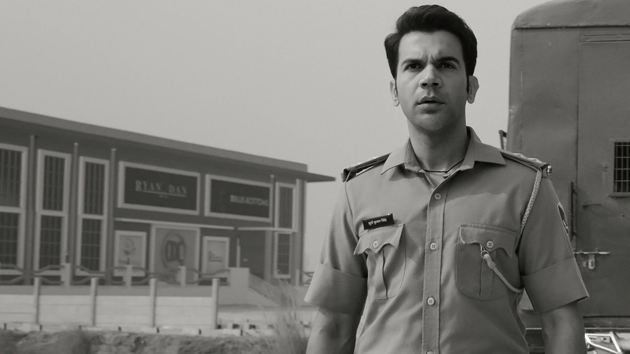 Watch Bheed | Netflix