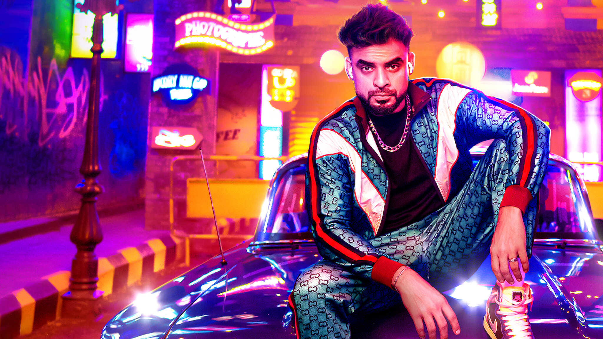 Watch Thallumaala | Netflix