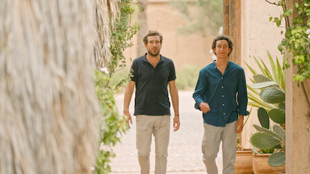 Watch L'Agence : L'immobilier de luxe en famille | Netflix Official Site