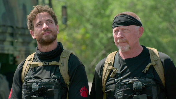 Watch Celebrity Bear Hunt | Netflix Official Site