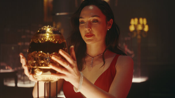 Watch Red Notice | Netflix Official Site