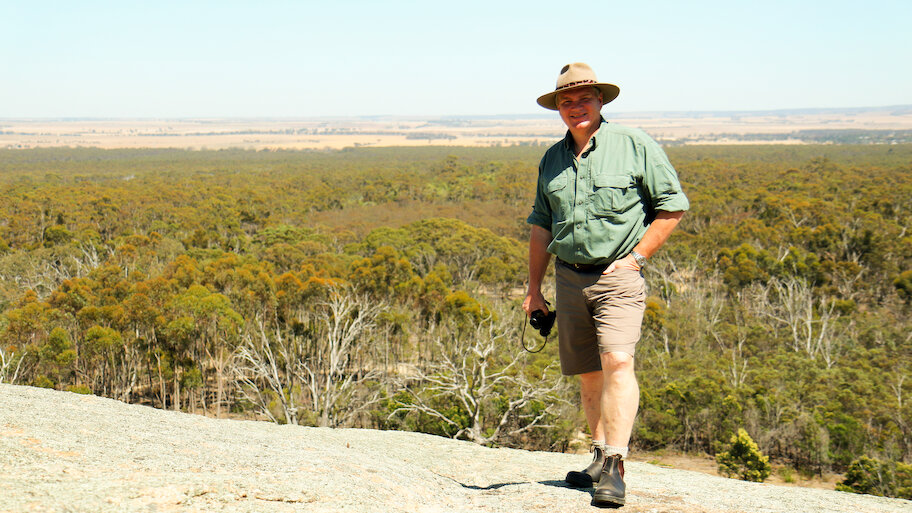 Watch Wild Australia with Ray Mears | Netflix