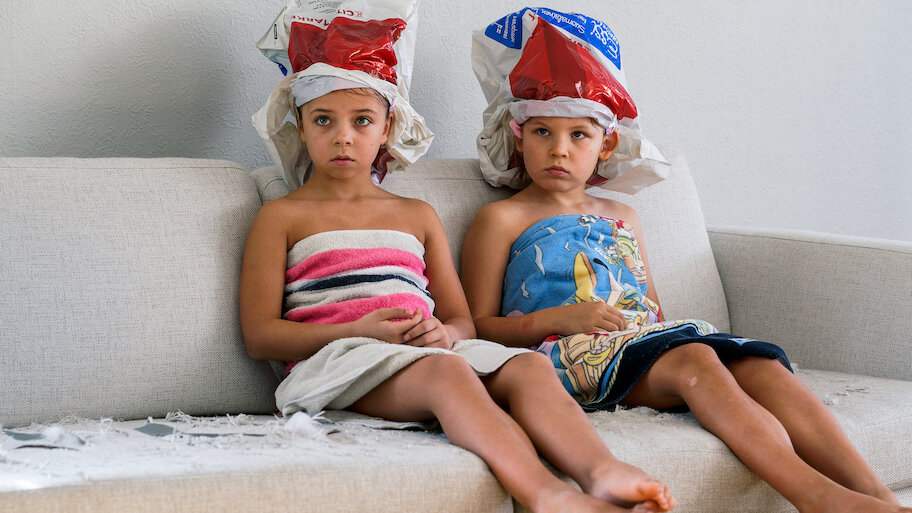 Watch Man and a Junior | Netflix