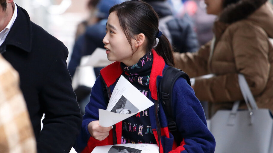 Watch Missing | Netflix