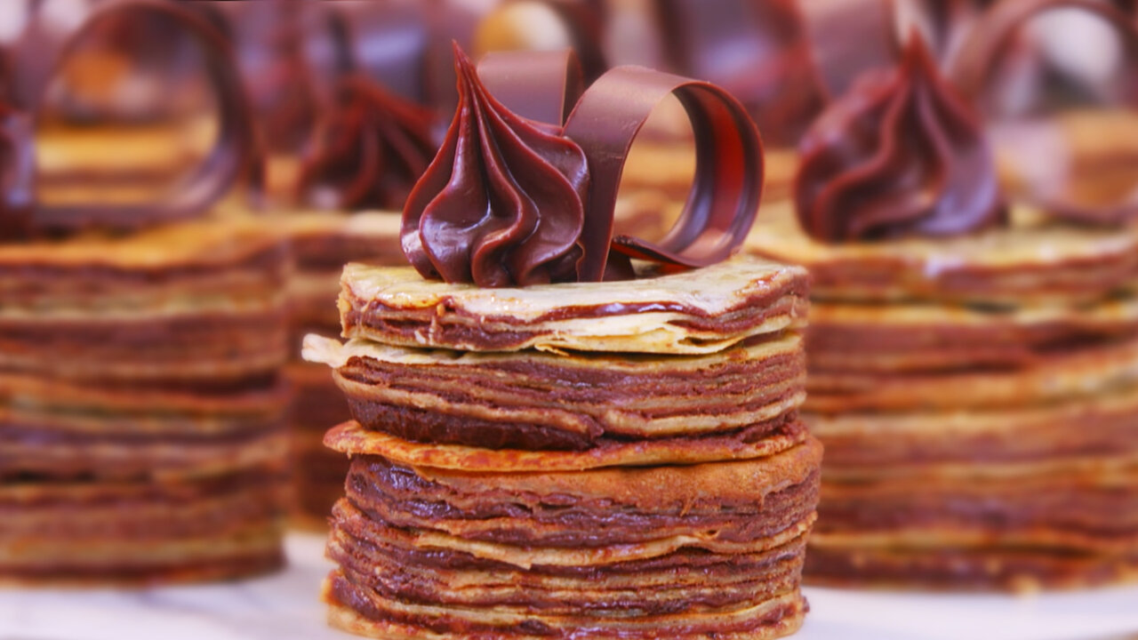 Watch The Great British Baking Show: The Professionals | Netflix ...