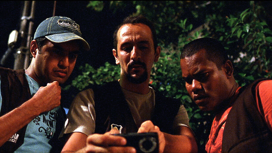 Watch Neighboring Sounds | Netflix