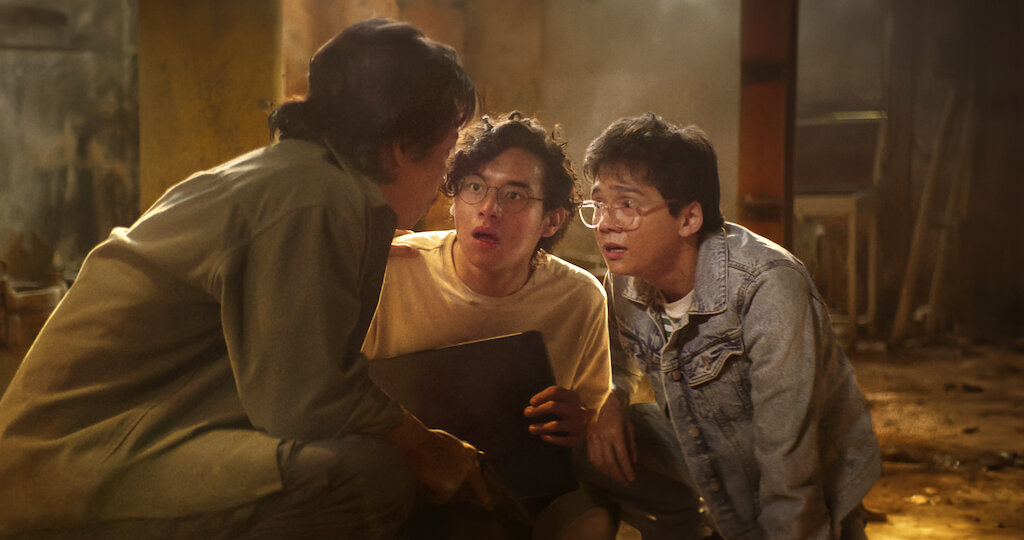 Watch 13 Bombs | Netflix