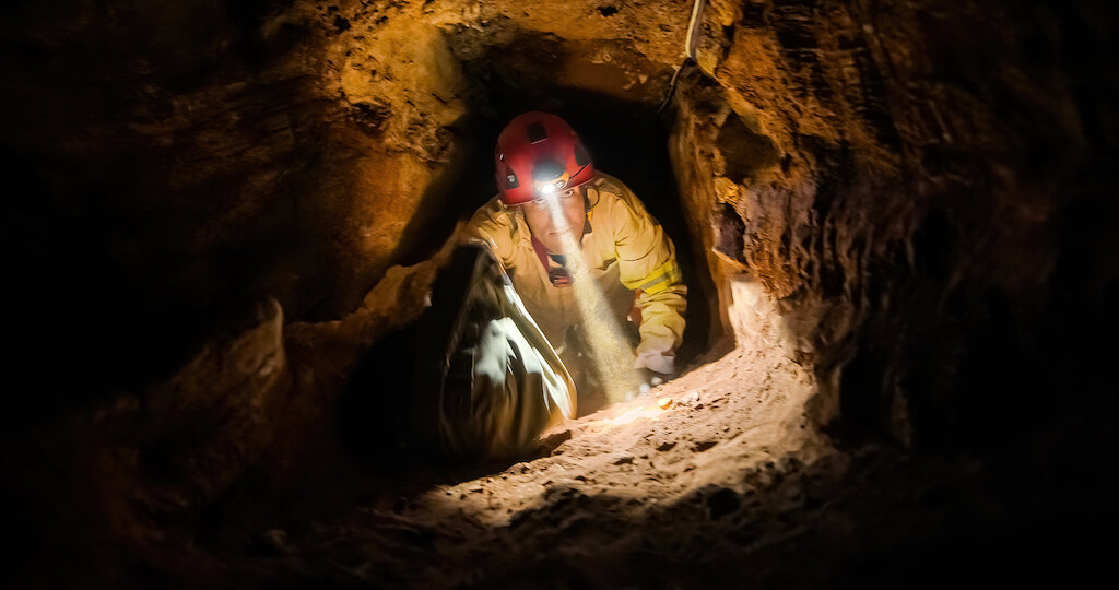 Watch Unknown: Cave of Bones | Netflix Official Site