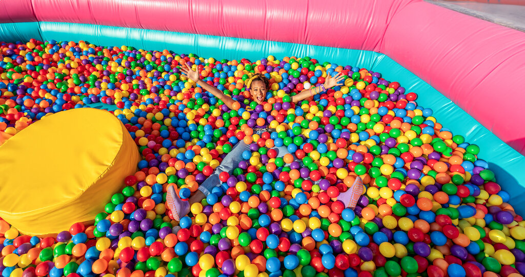 Watch Blippi's Ultimate Bounce House Challenges | Netflix