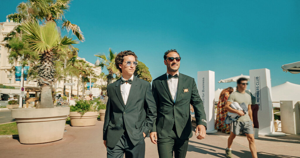 Watch The Parisian Agency: Exclusive Properties | Netflix Official Site