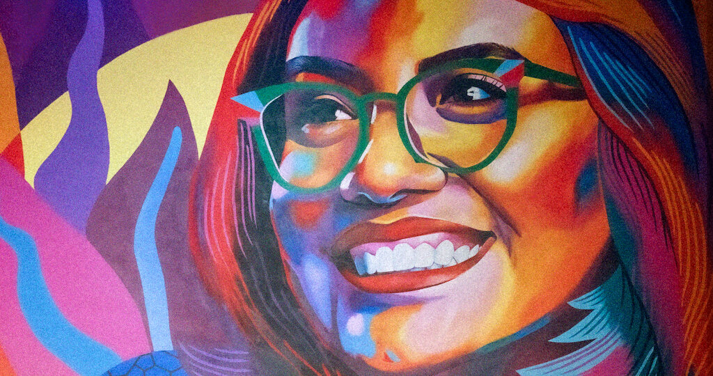 Watch Cristela Alonzo: Middle Classy | Netflix Official Site