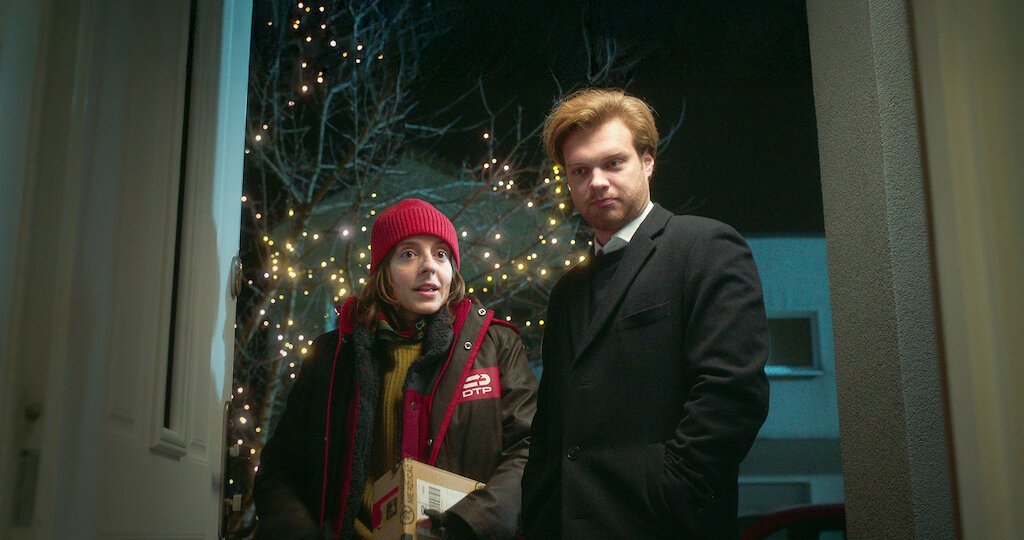 Watch Delivery by Christmas | Netflix Official Site